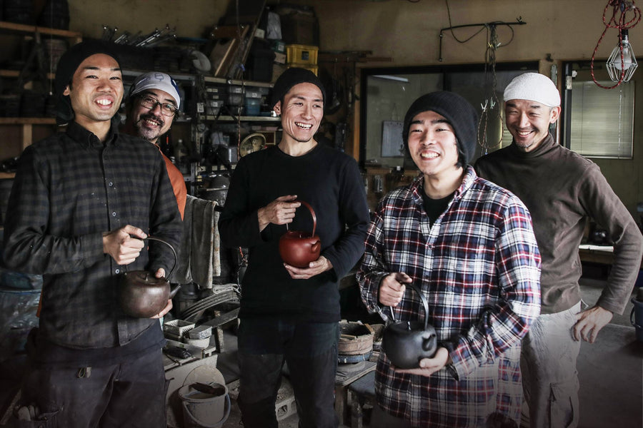 Akai Ringo Authentic Nambu Ironware Cast Iron Kettle from Iwate, Japan ...